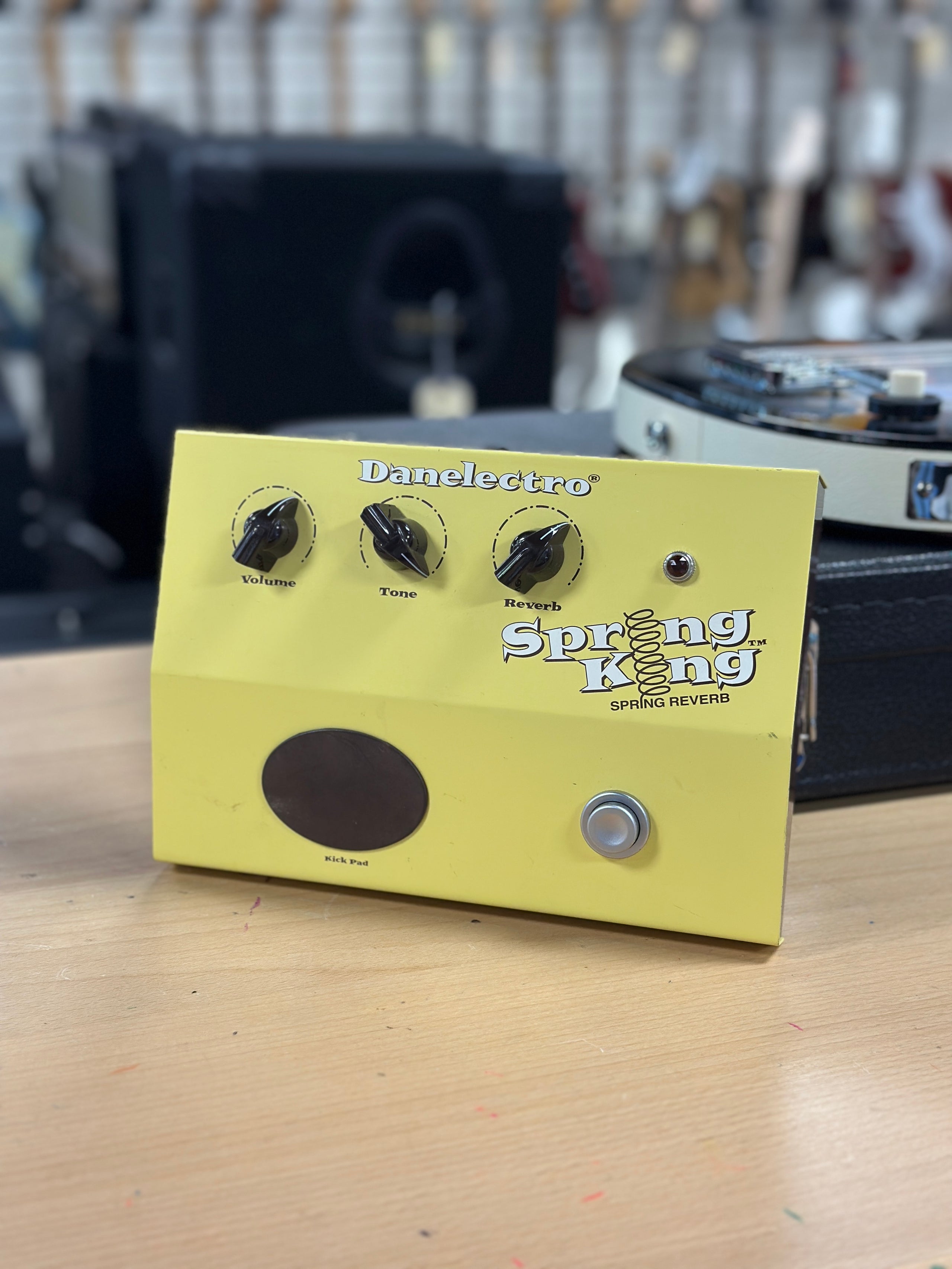 Used Danelectro Spring King | Hank's Music Exchange